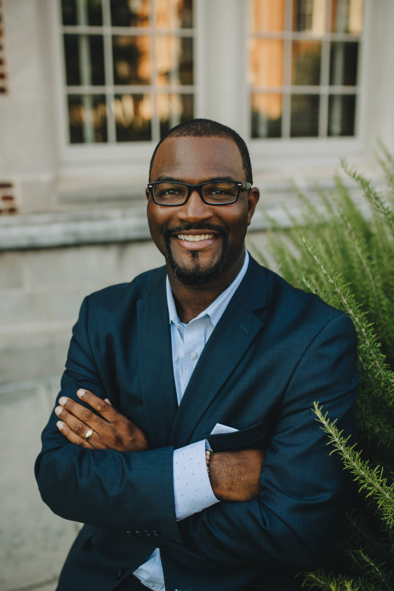 Noshing With Brandon K. Winford | Ira's Everything Bagel